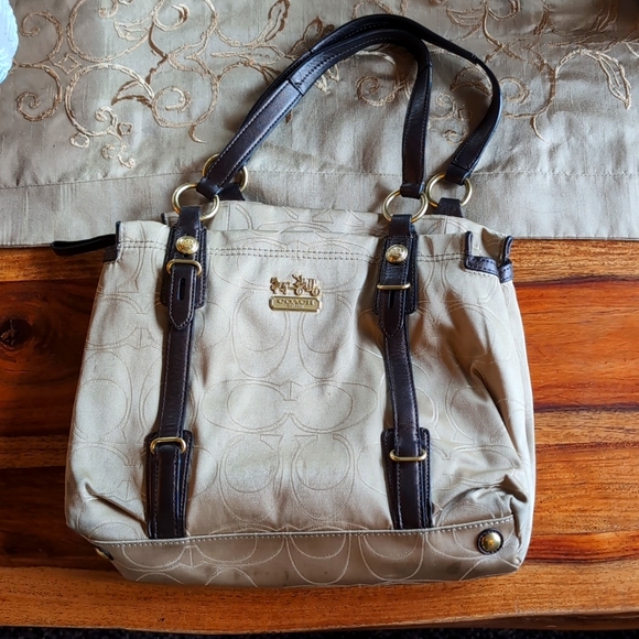 Coach | Bags | Vintage Signature Coach Bag From Early 200s | Poshmark